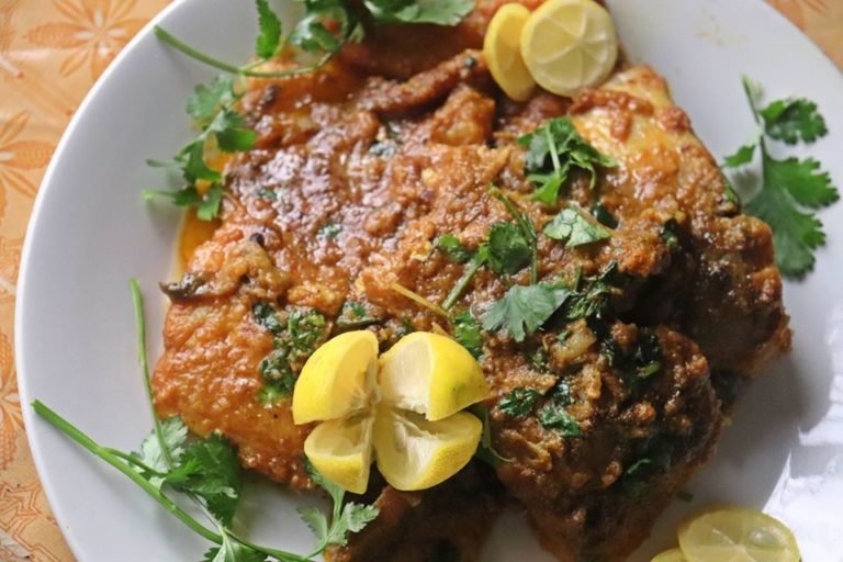 Machli ka Salan Recipe | Authentic Pakistani Fish Curry - Ammi Jaan Kitchen